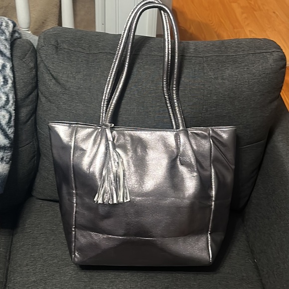 Chi | Bags | New Without Tags Ultra Chi Metallic Silver Tassle Totebag ...